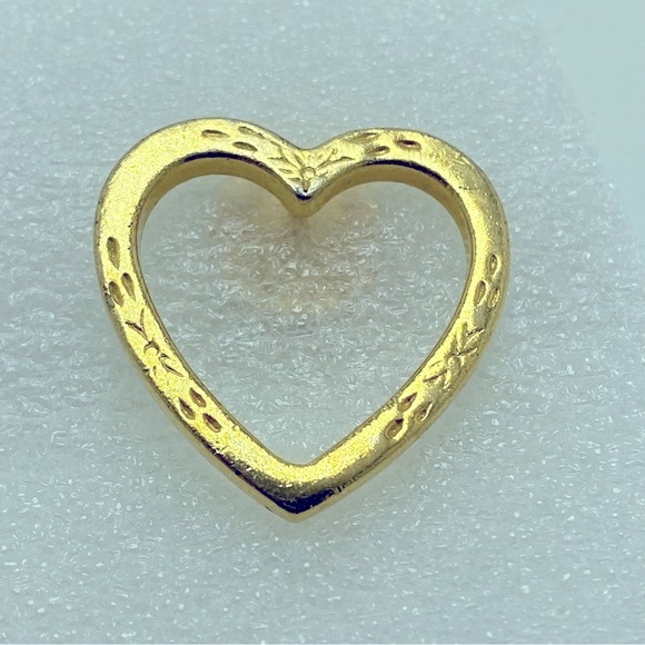 Jewelry | Vintage Gold Etched Heart Pin | Poshmark